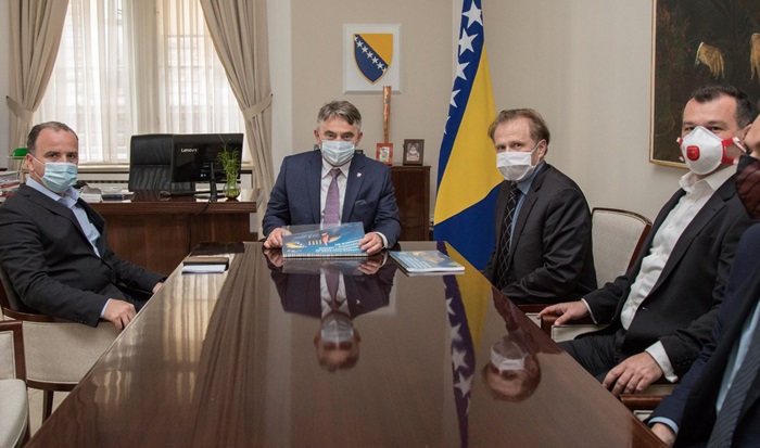 Komšić sa privrednicima: Razgovor o mjerama za jačanje domaćih firmi ...