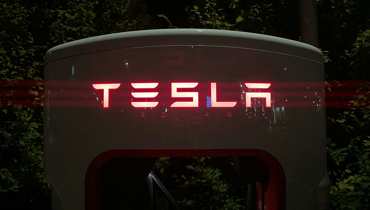 Tesla ostvarila prvi rast prodaje u godini, ali to nije zaustavilo pad ...